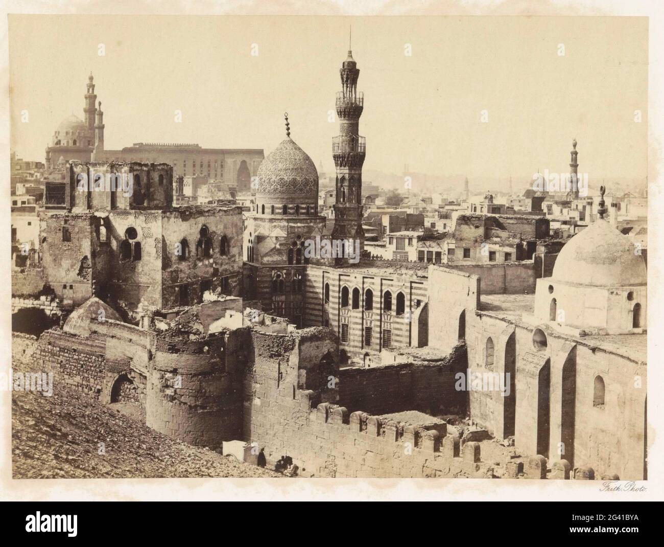 Islamic cairo buildings minarets hi-res stock photography and images ...