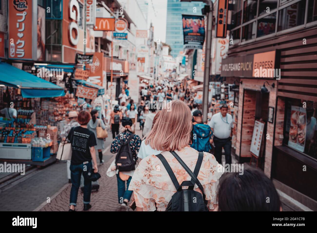 Human geography tokyo hi-res stock photography and images - Alamy