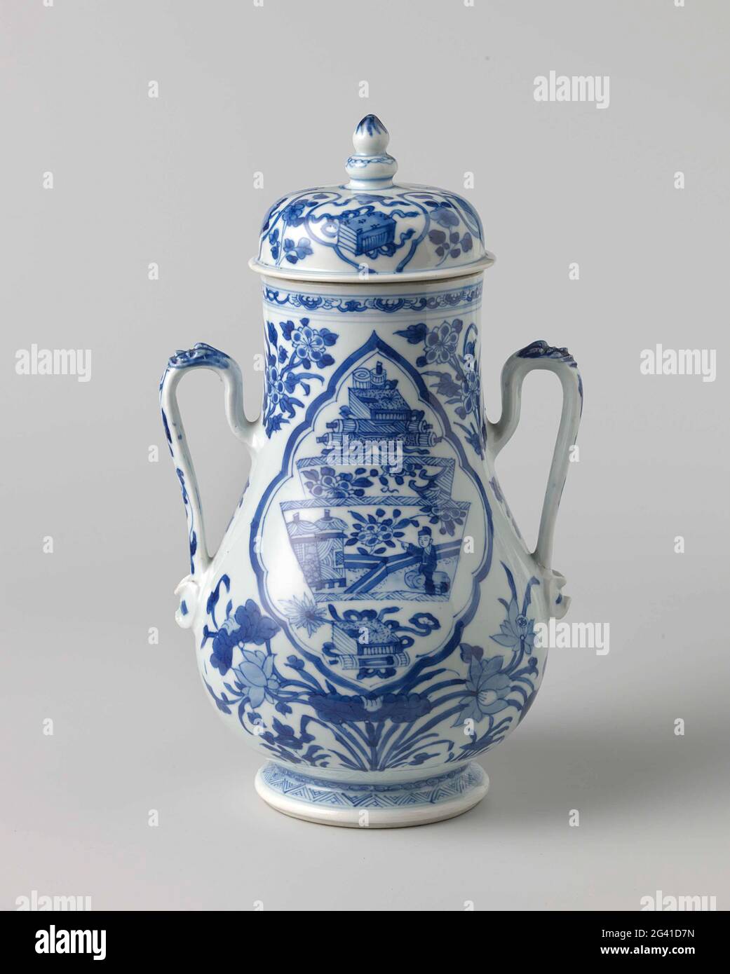 Pear shaped covered jar hi-res stock photography and images - Alamy