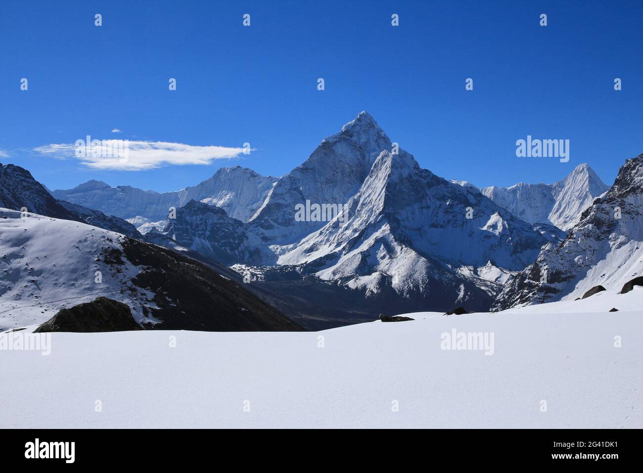 Famous mountain Ama Dablam seen from Dzongla Stock Photo - Alamy