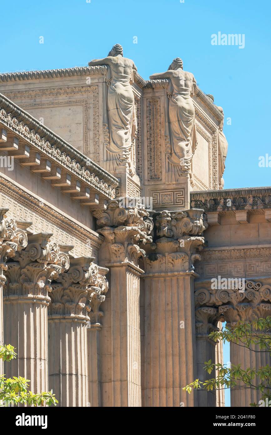 Palace fine arts structures hi-res stock photography and images - Alamy