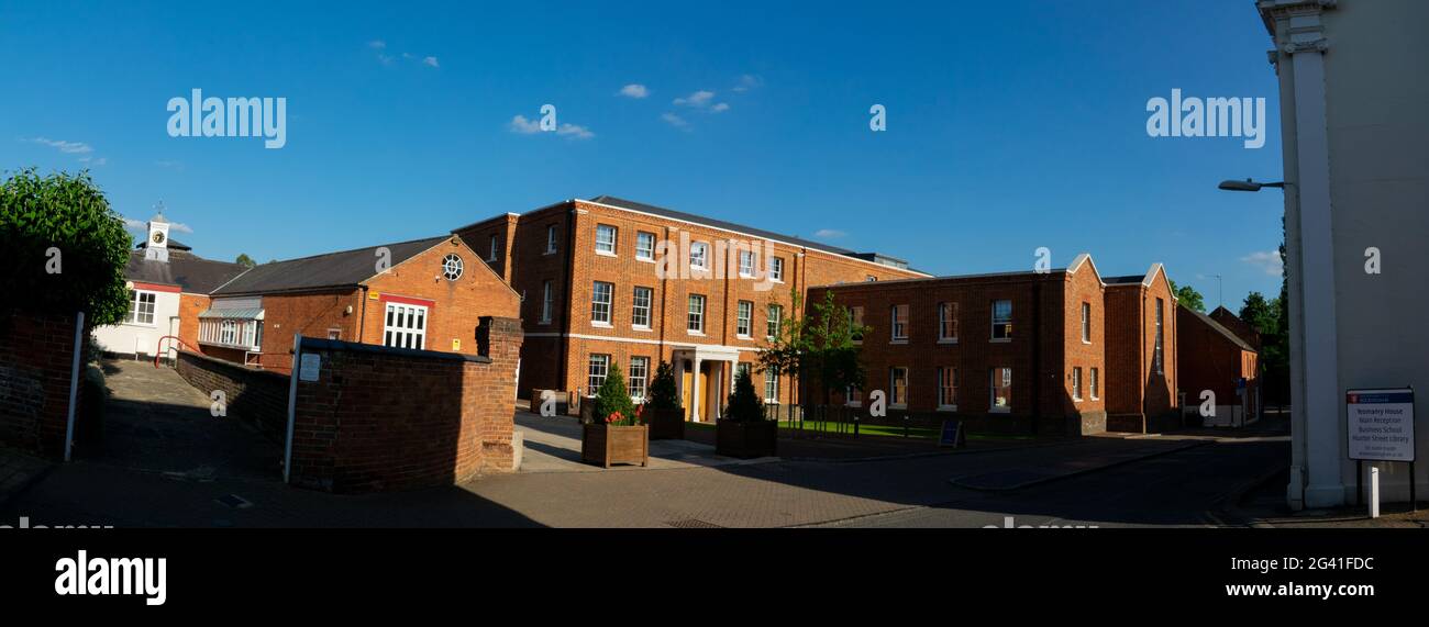 Buckingham university hi-res stock photography and images - Alamy