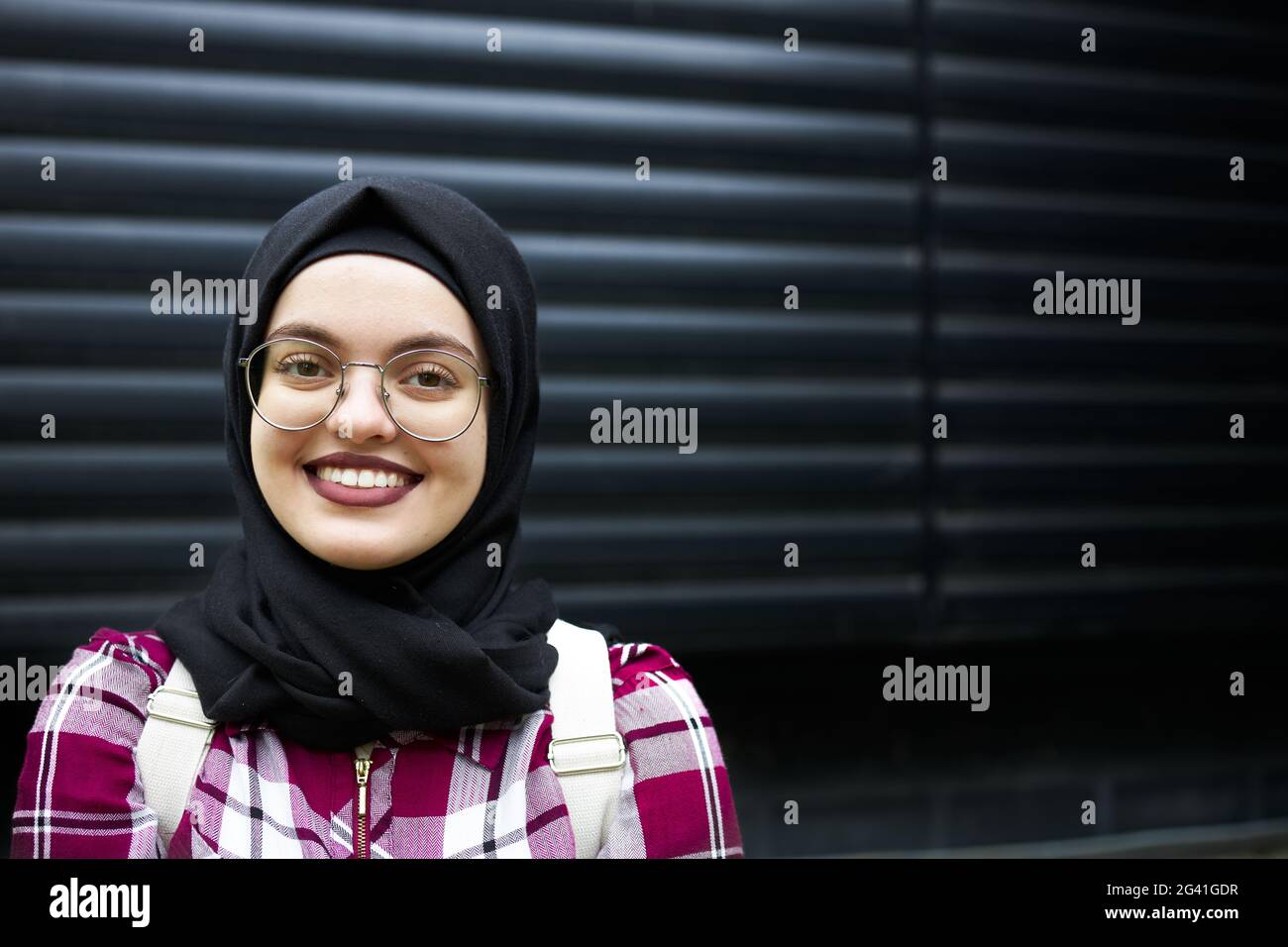 Muslim female students hi-res stock photography and images - Alamy