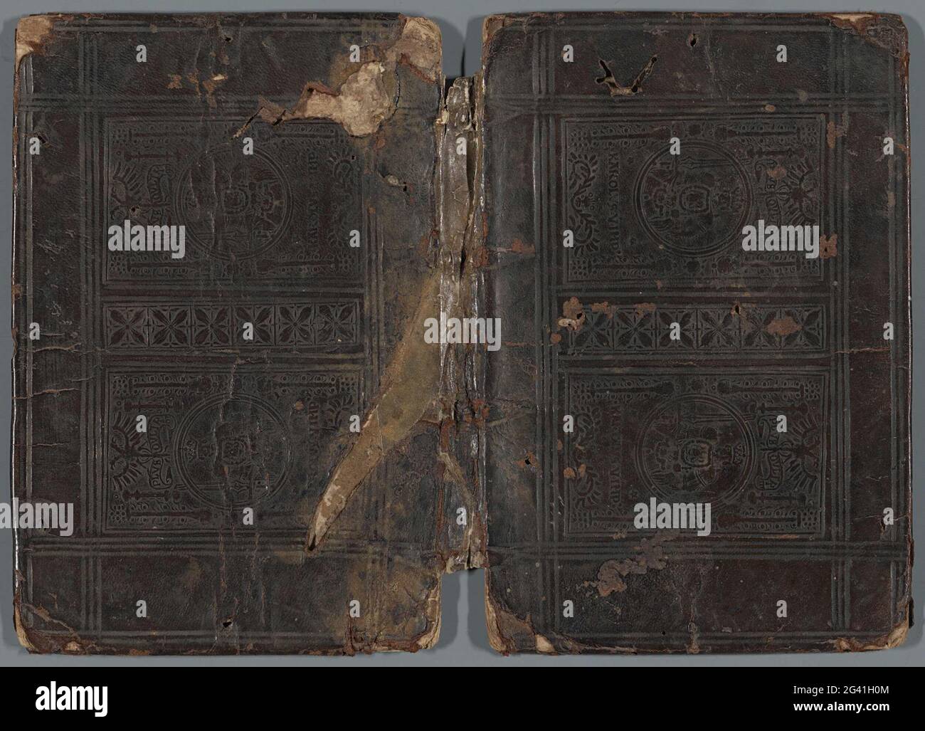 Album with drawings of goldsmithing. Album consisting of a bond with ...