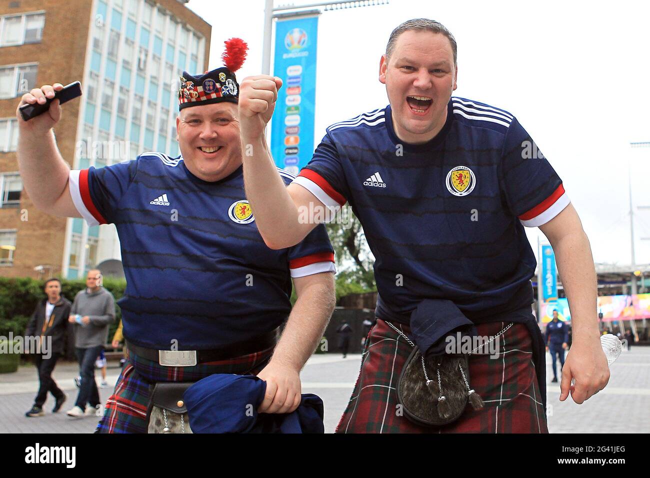 The scotland fans cheer on their team hi-res stock photography and ...