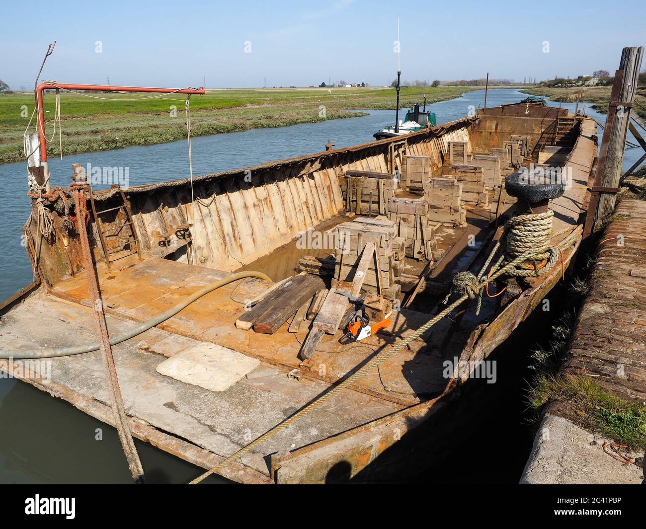 Empty dry dock hi-res stock photography and images - Alamy