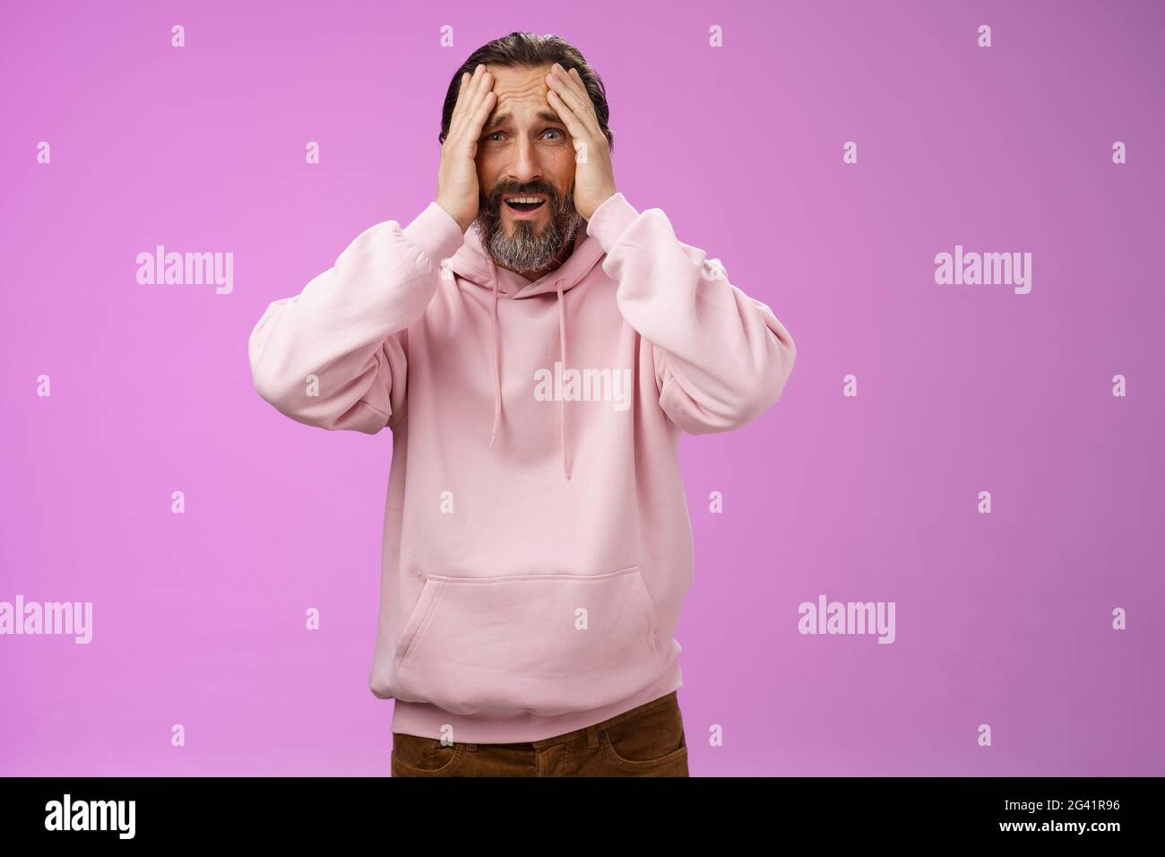 Concerned face hi-res stock photography and images - Alamy