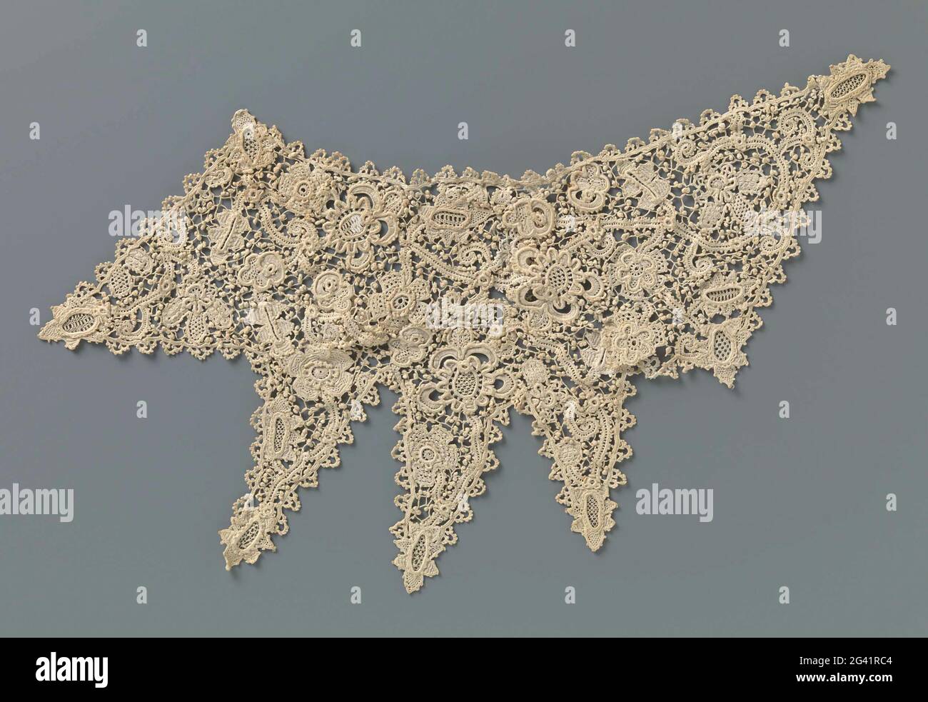 Venetian needle lace collar hi-res stock photography and images - Alamy