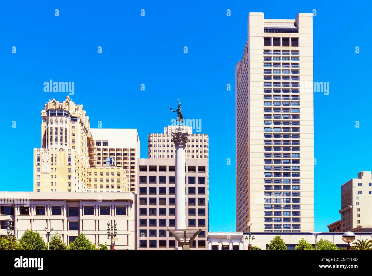 Buildings around union square hi-res stock photography and images - Alamy