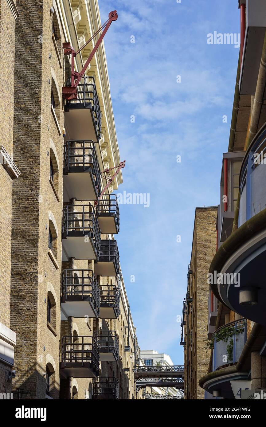 Butlers wharf water hi-res stock photography and images - Alamy