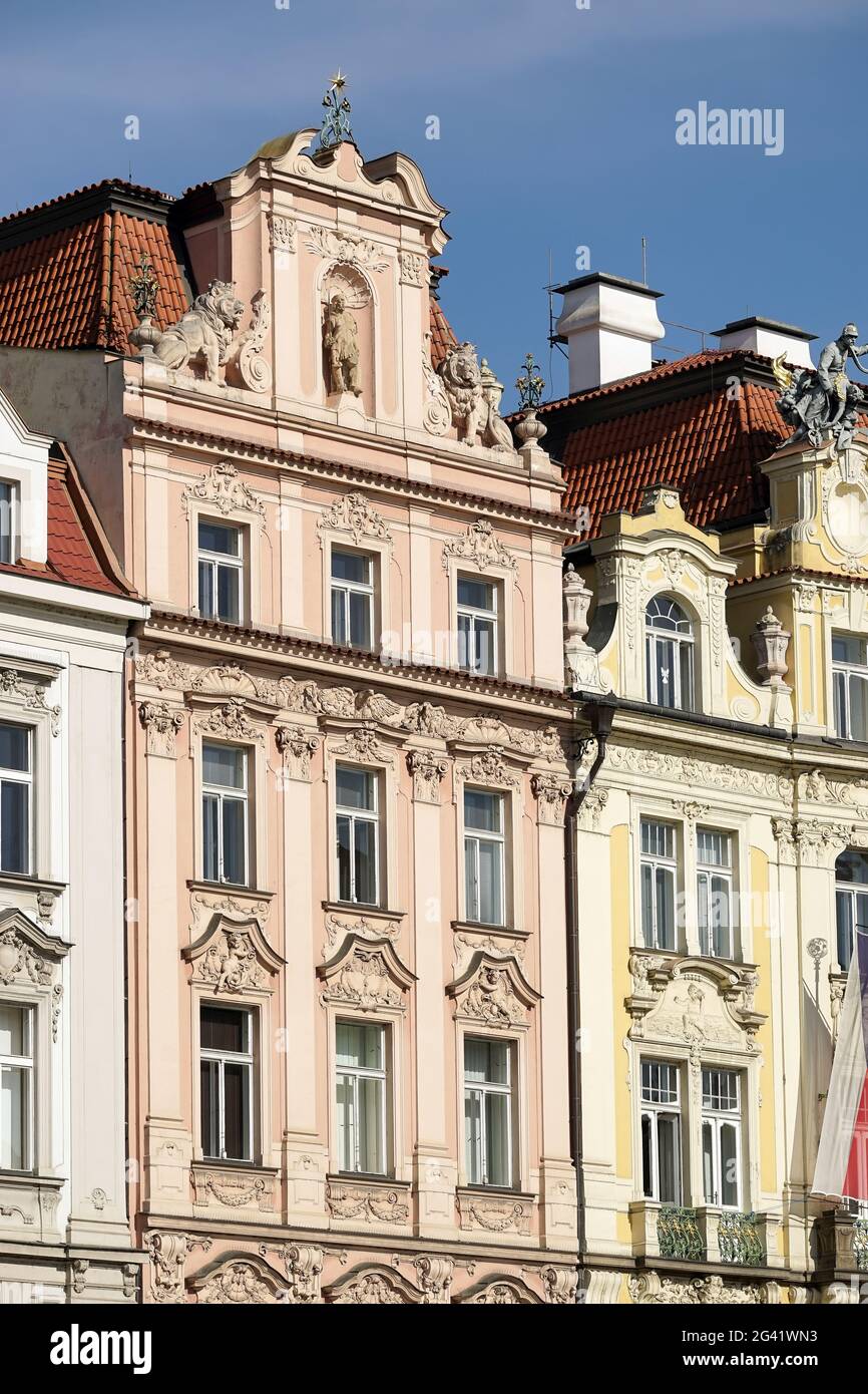 Old apartment block with balconies hi-res stock photography and images ...