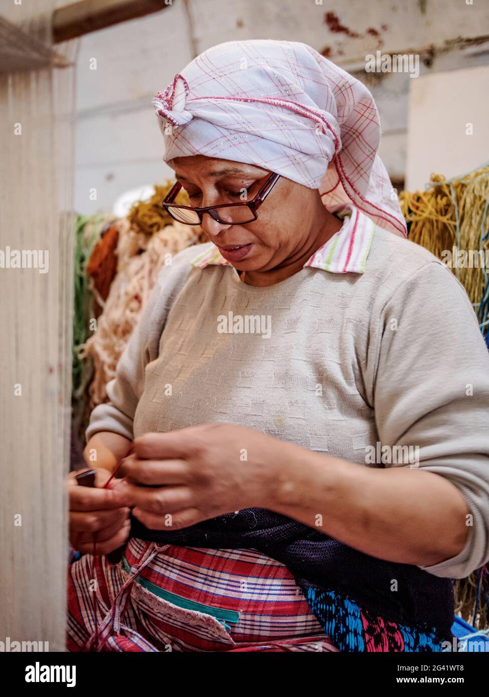 Traditional moroccan loom hi-res stock photography and images - Alamy