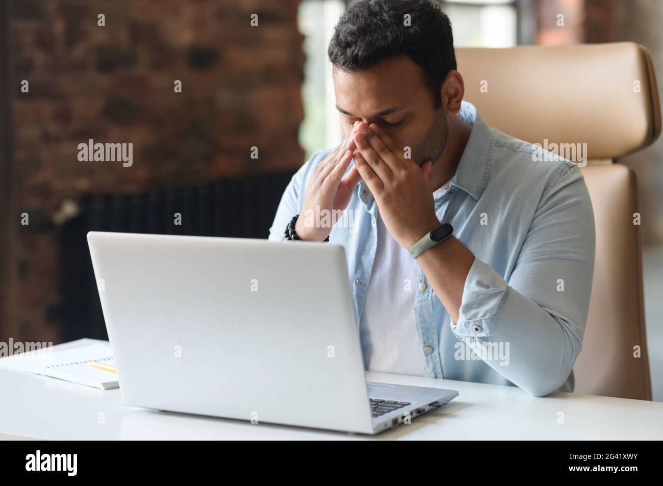 Frustrated indian student hi-res stock photography and images - Alamy