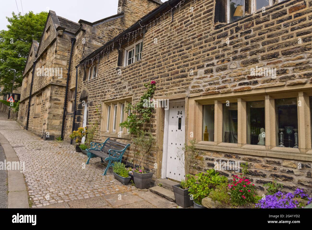 Old glossop derbyshire hi-res stock photography and images - Alamy