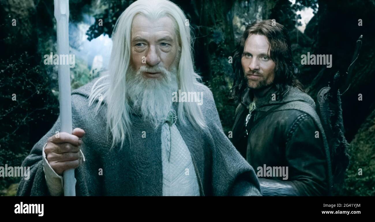 USA. Viggo Mortensen and Ian McKellen in a scene from (C)New Line ...