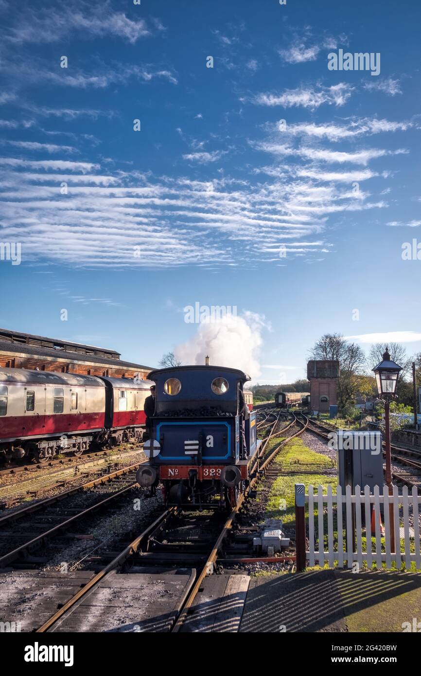 Sheffield park station hi-res stock photography and images - Alamy