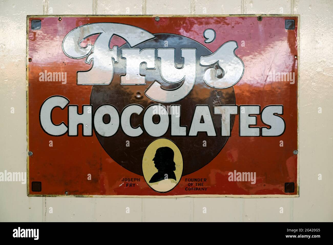 Sheffield park station sign hi-res stock photography and images - Alamy