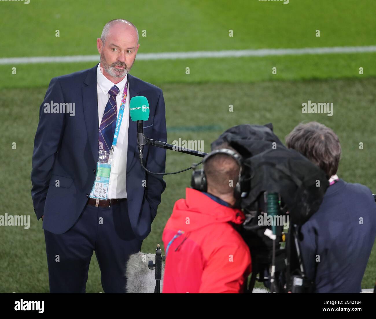 Football manager 2021 hi-res stock photography and images - Alamy