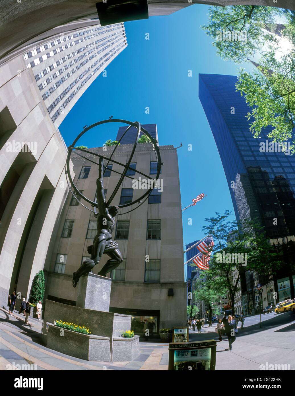 2006 HISTORICAL ATLAS STATUE (©LEE LAWRIE 1937) ROCKEFELLER CENTER ...