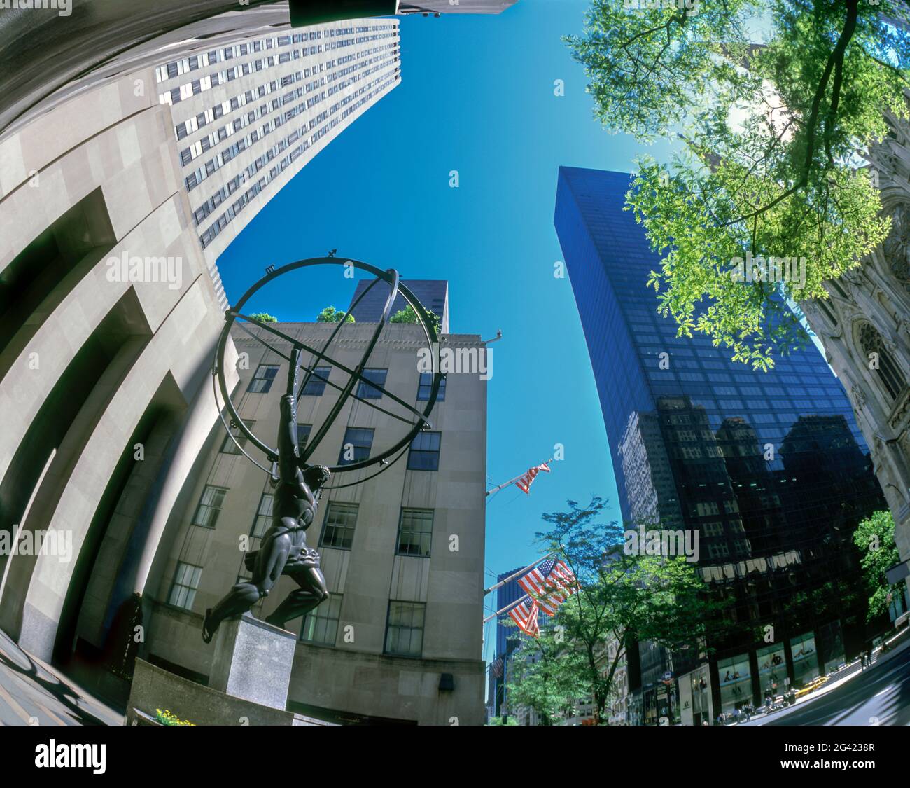 2006 HISTORICAL ATLAS STATUE (©LEE LAWRIE 1937) ROCKEFELLER CENTER ...