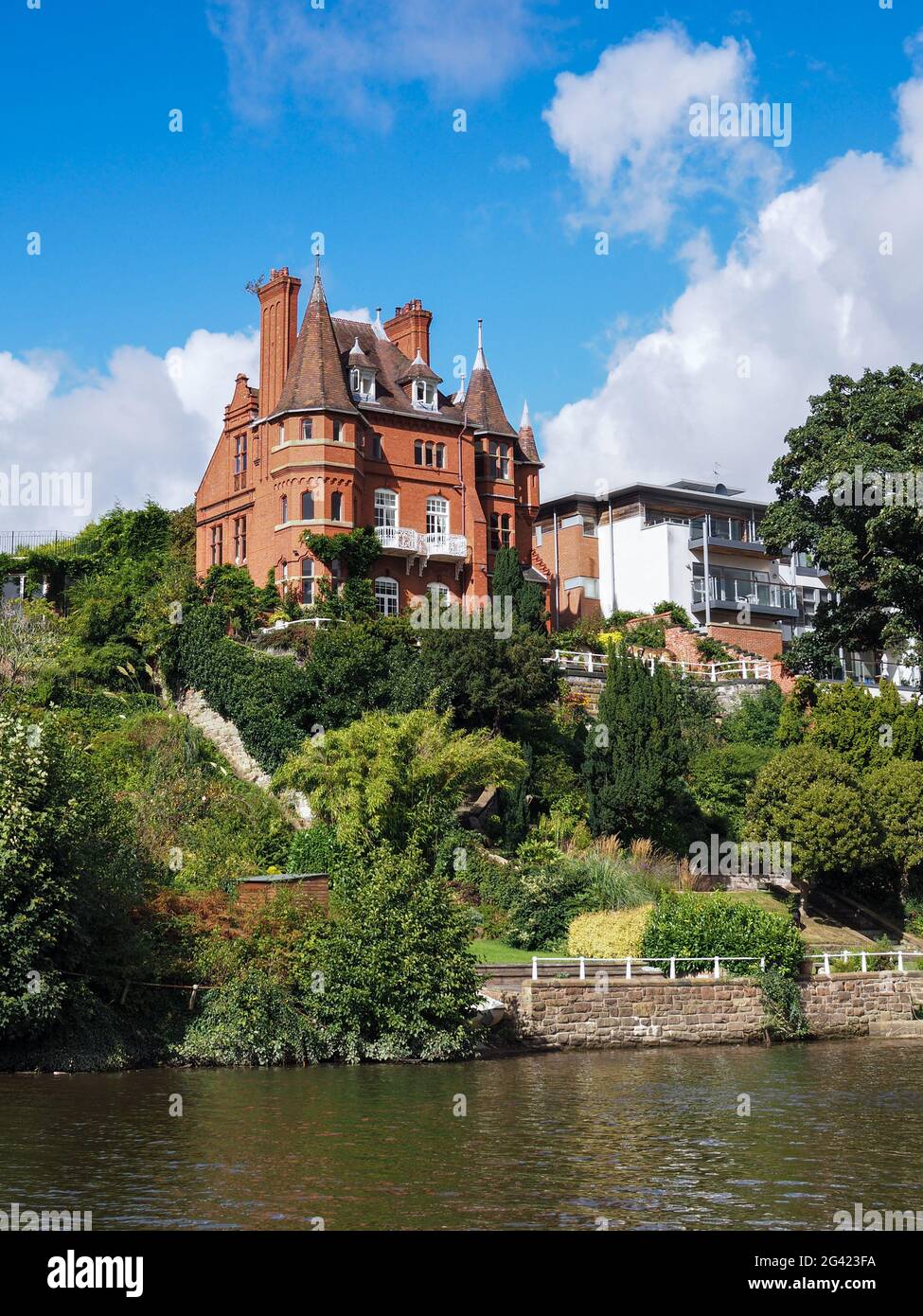 Traditional houses along river hi-res stock photography and images - Alamy