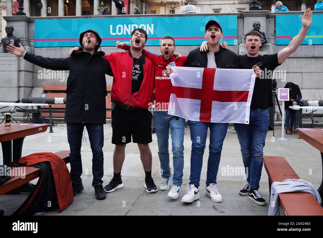 England fans sing the national anthem before the England v Scotland ...