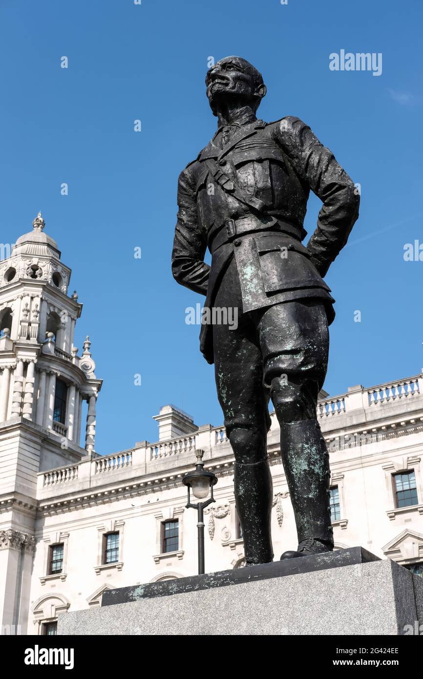 Statue Of Jan Christian Smuts High Resolution Stock Photography and ...