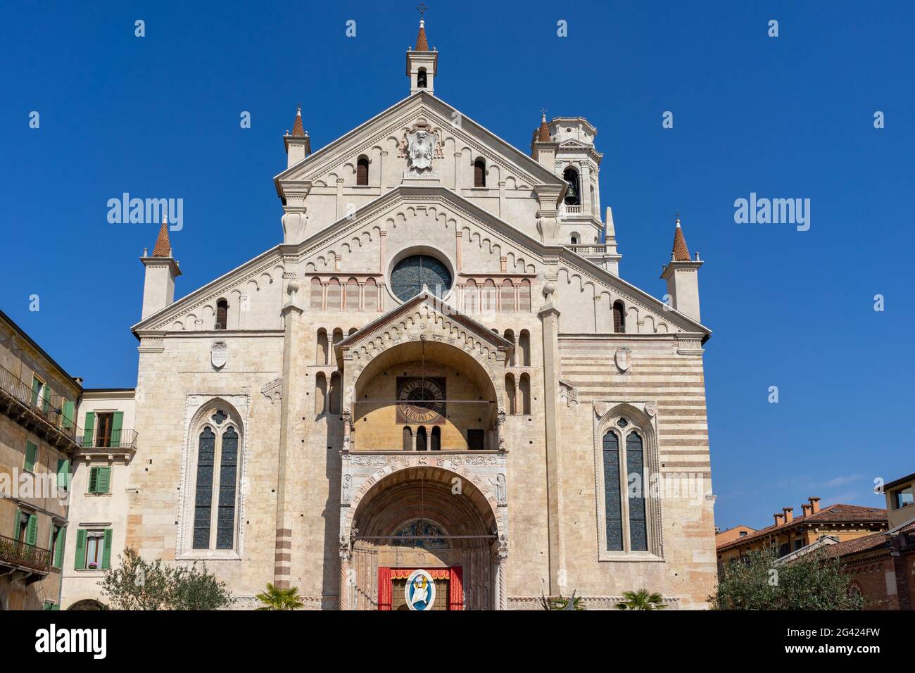 Verona cathedral hi-res stock photography and images - Alamy