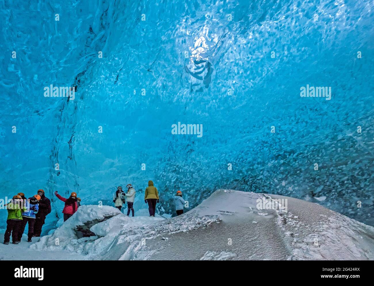 Cave crystal water hi-res stock photography and images - Alamy
