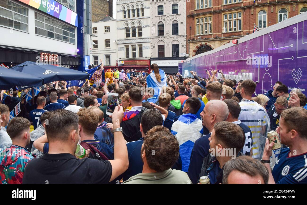 Scottish football fans in london hi-res stock photography and images ...