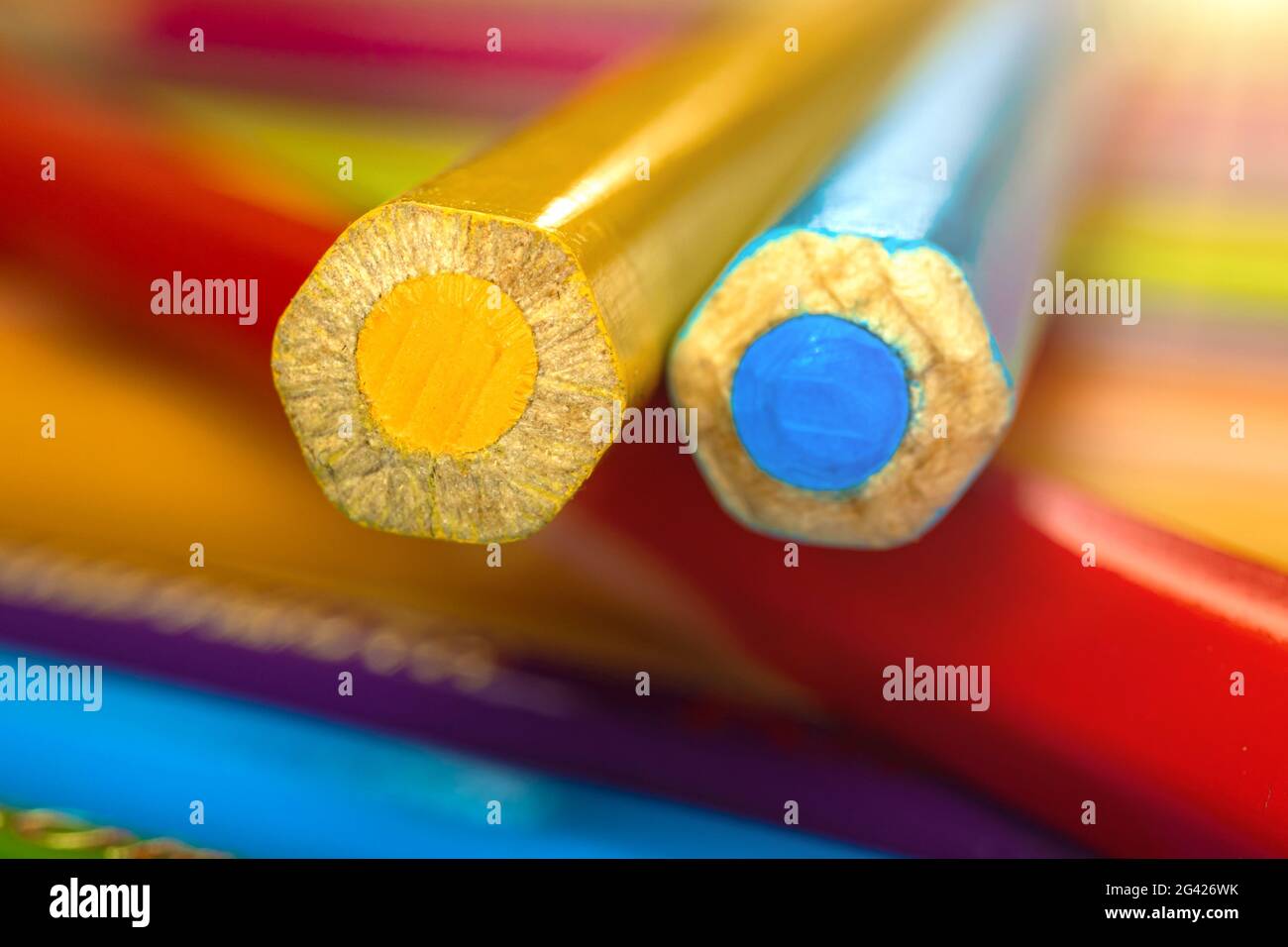 Graphite pencil core hi-res stock photography and images - Alamy