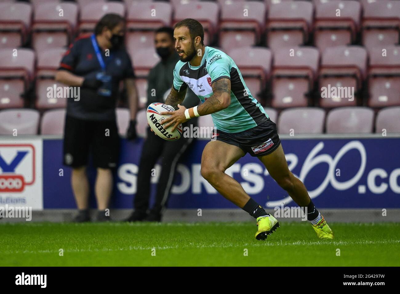 Ben Crooks (2) of Hull KR in action Stock Photo - Alamy