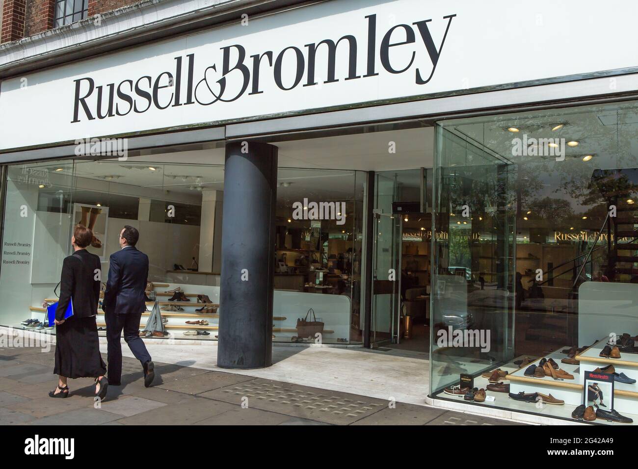 UNITED KINGDOM. ENGLAND. LONDON. CHELSEA. KING'S ROAD. RUSSELL ...