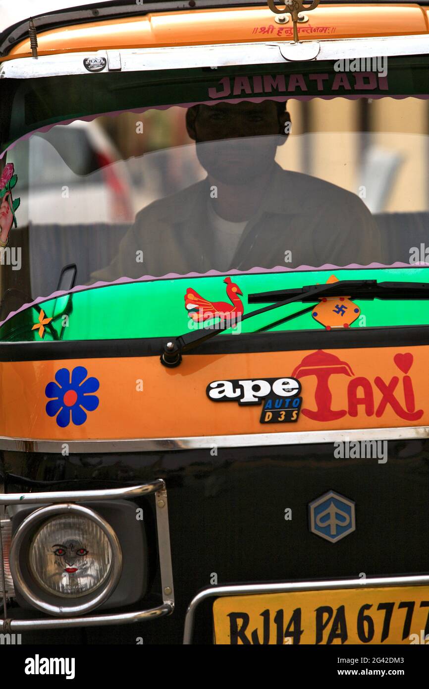 INDIA, RAJASTHAN, JAIPUR, RICK SHAW TRANSPORTATION Stock Photo - Alamy