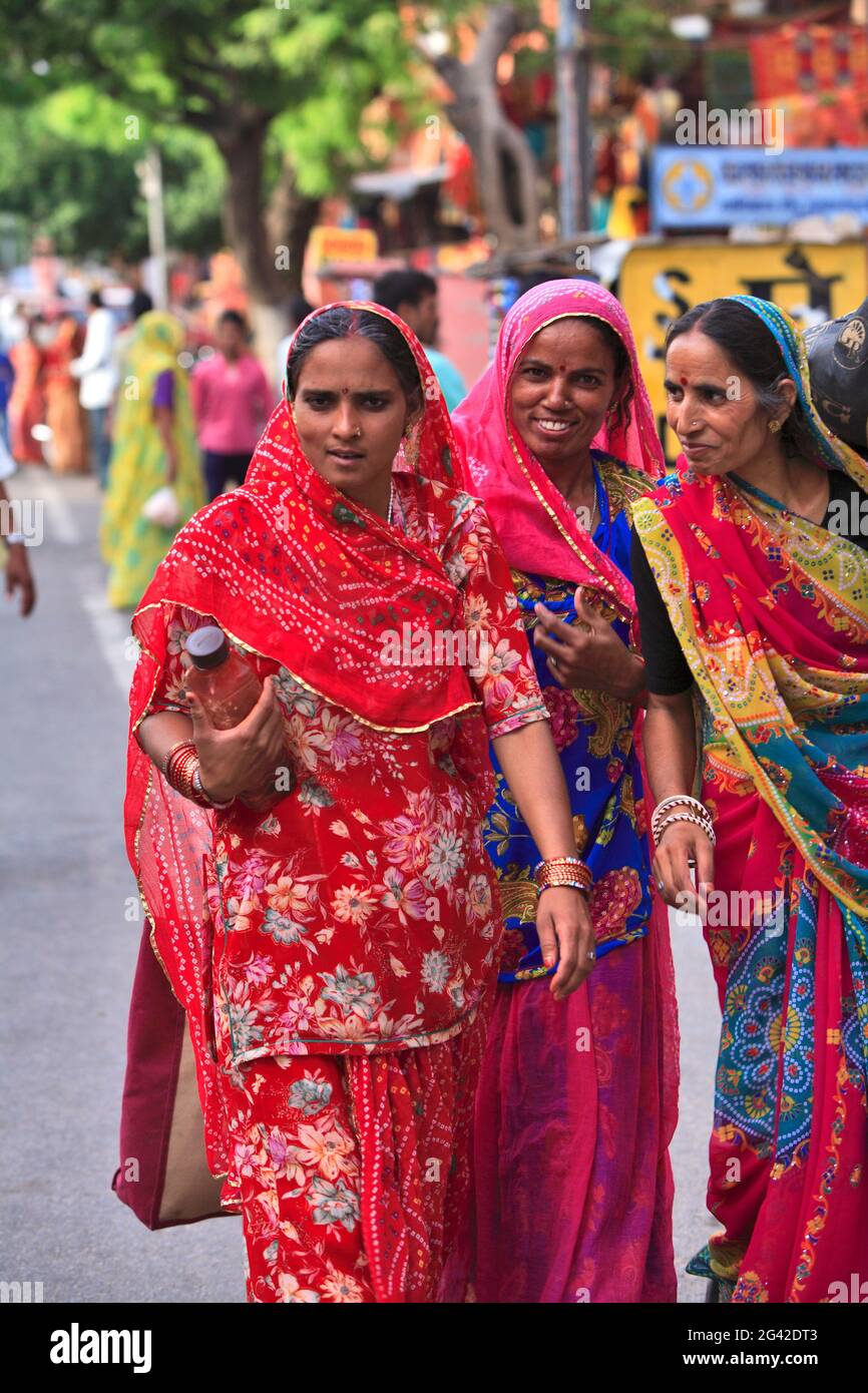 INDIA, RAJASTHAN, JAIPUR; INADIAN WOMEN Stock Photo - Alamy