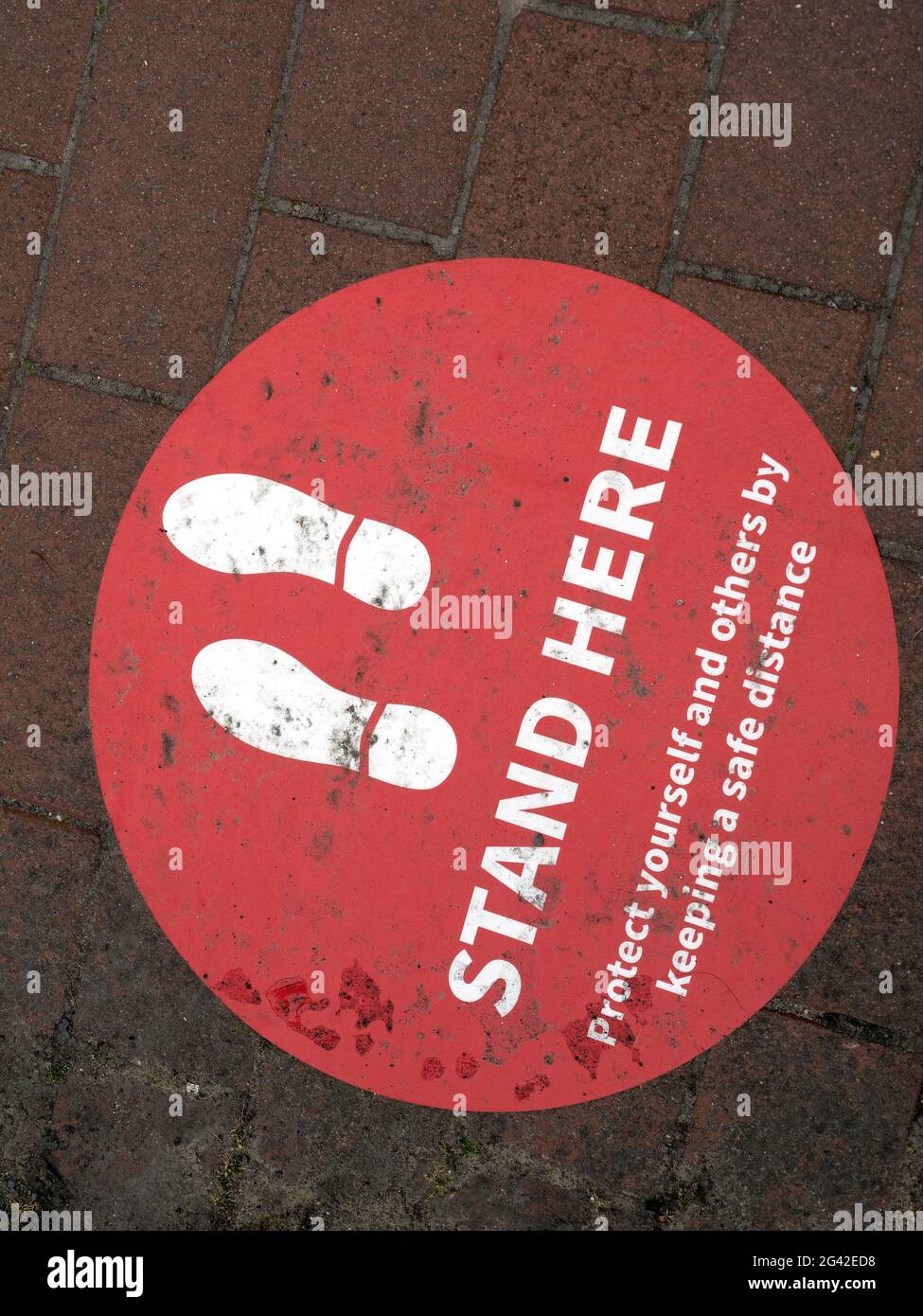 Pavement sign hi-res stock photography and images - Alamy