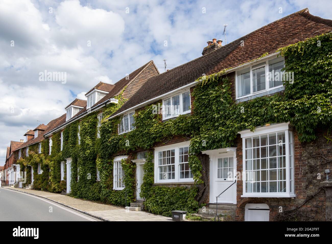 MIDHURST, WEST SUSSEX/UK - SEPTEMBER 1 : View of buildings in Midhurst ...