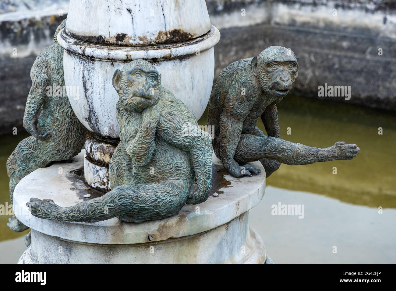 FLORENCE, TUSCANY/ITALY - OCTOBER 20 : Sculpture of three monkeys on a ...