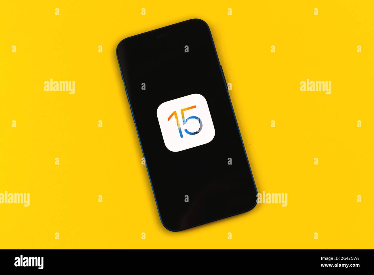Ios 15 logo hi-res stock photography and images - Alamy
