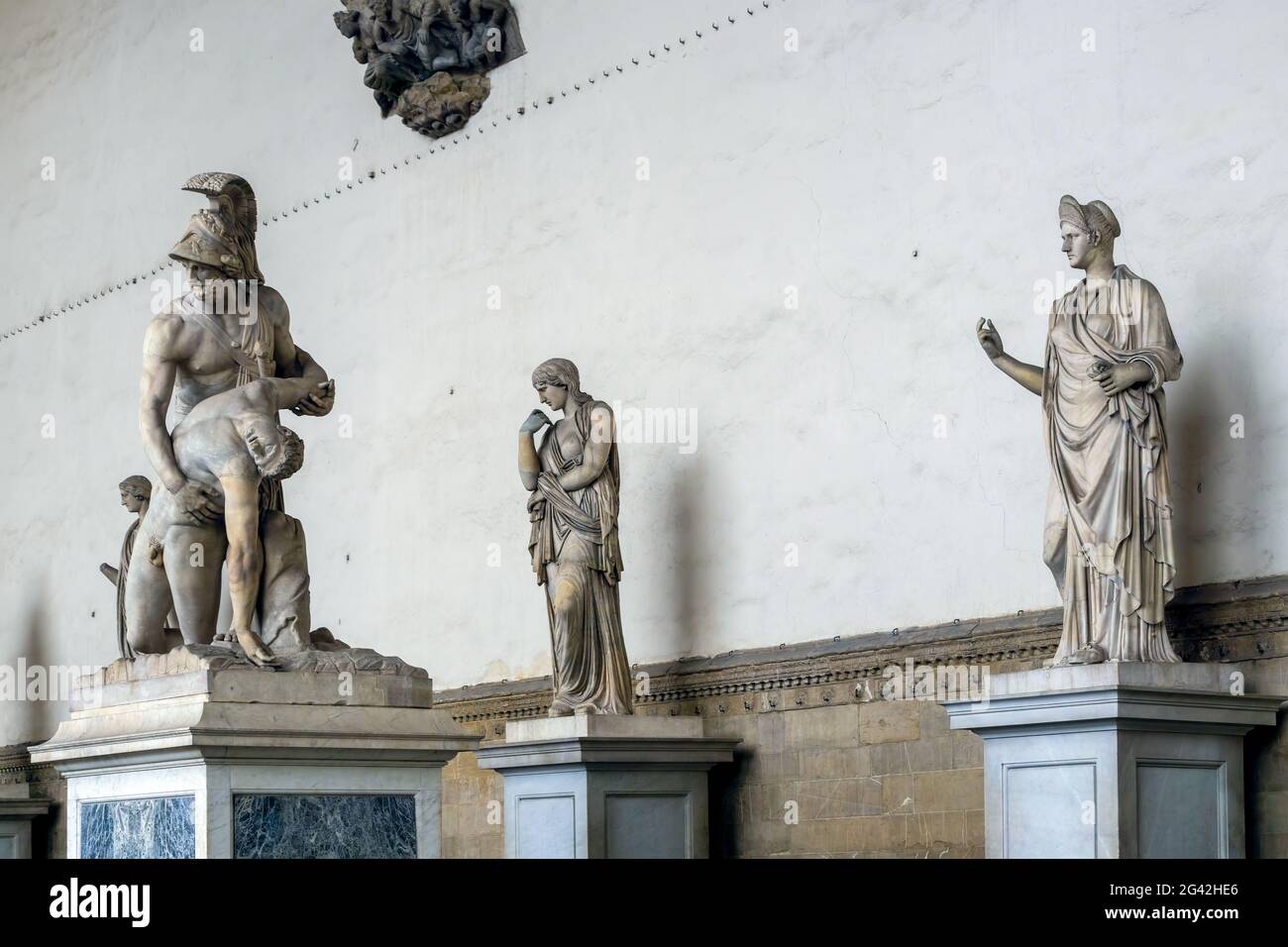 Statue of menelaus holding body of patroclus hi-res stock photography ...