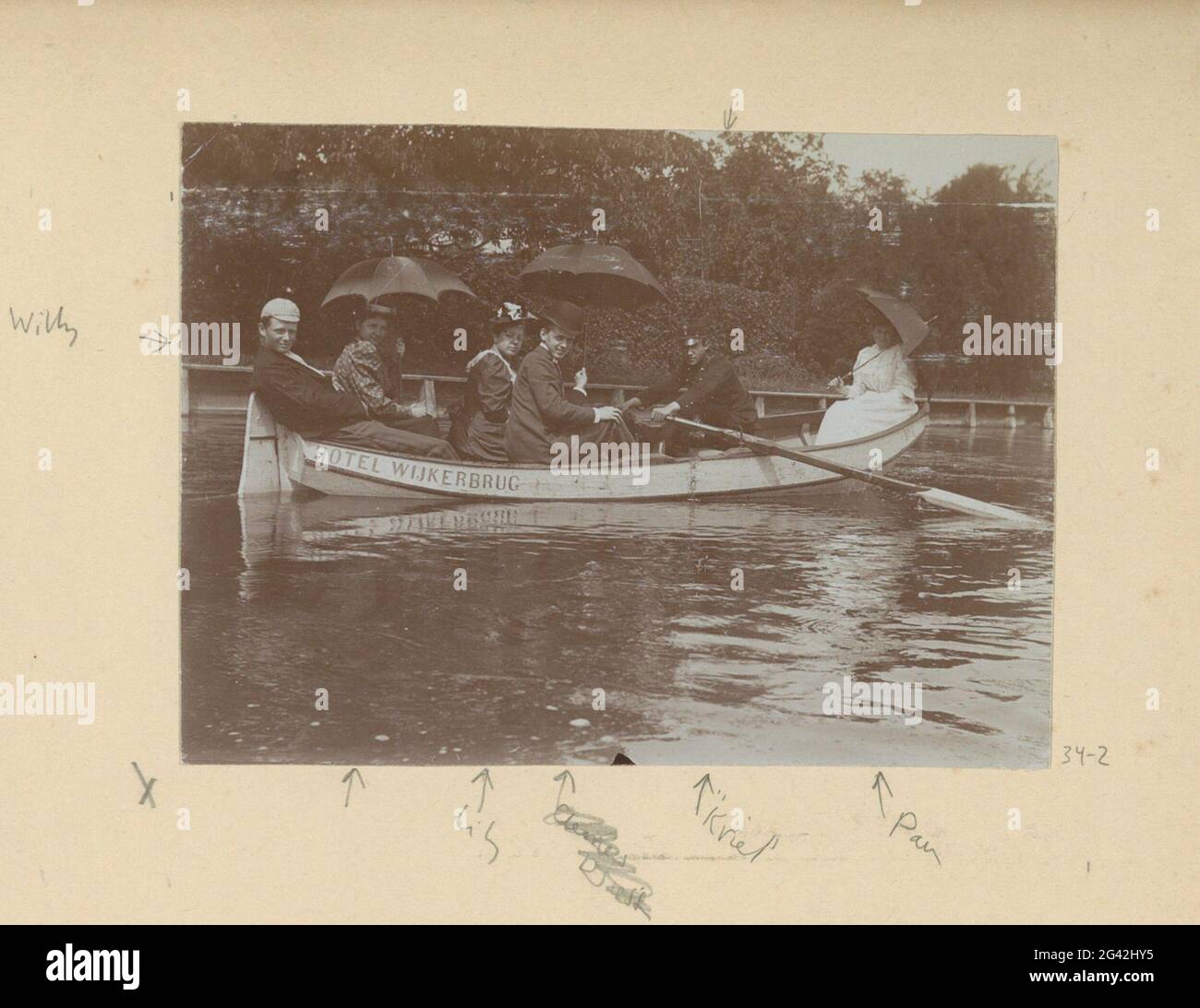 Group in rowing boat on the water. Photo 2 on Albumblad 34 from Album ...