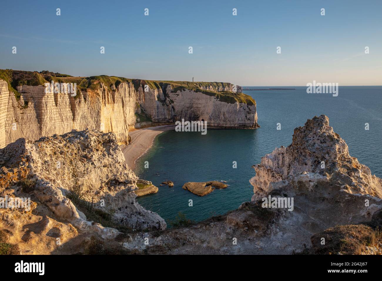 Chalk cliffs cliff at the golden hour near Étretat, Normandy, France ...