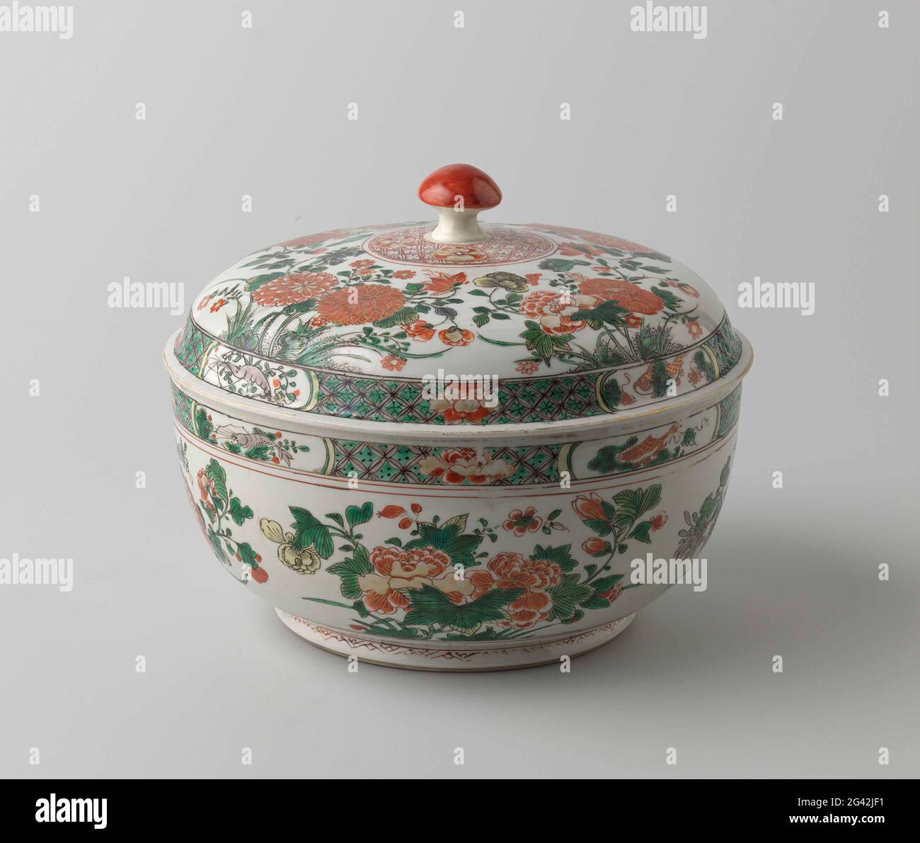 Broken fish bowl hi-res stock photography and images - Alamy