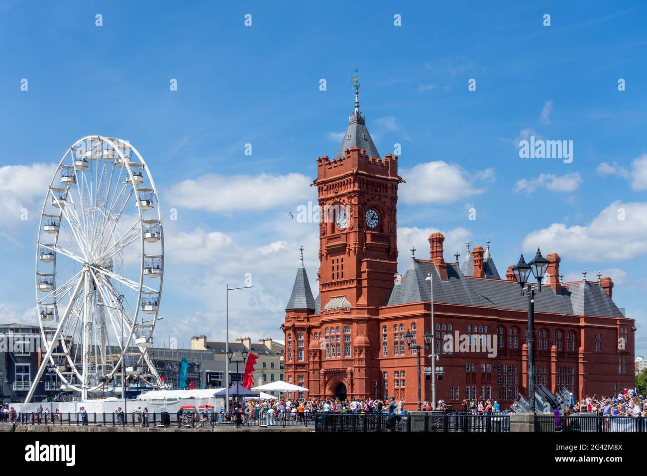 Ferris wheel view hi-res stock photography and images - Alamy