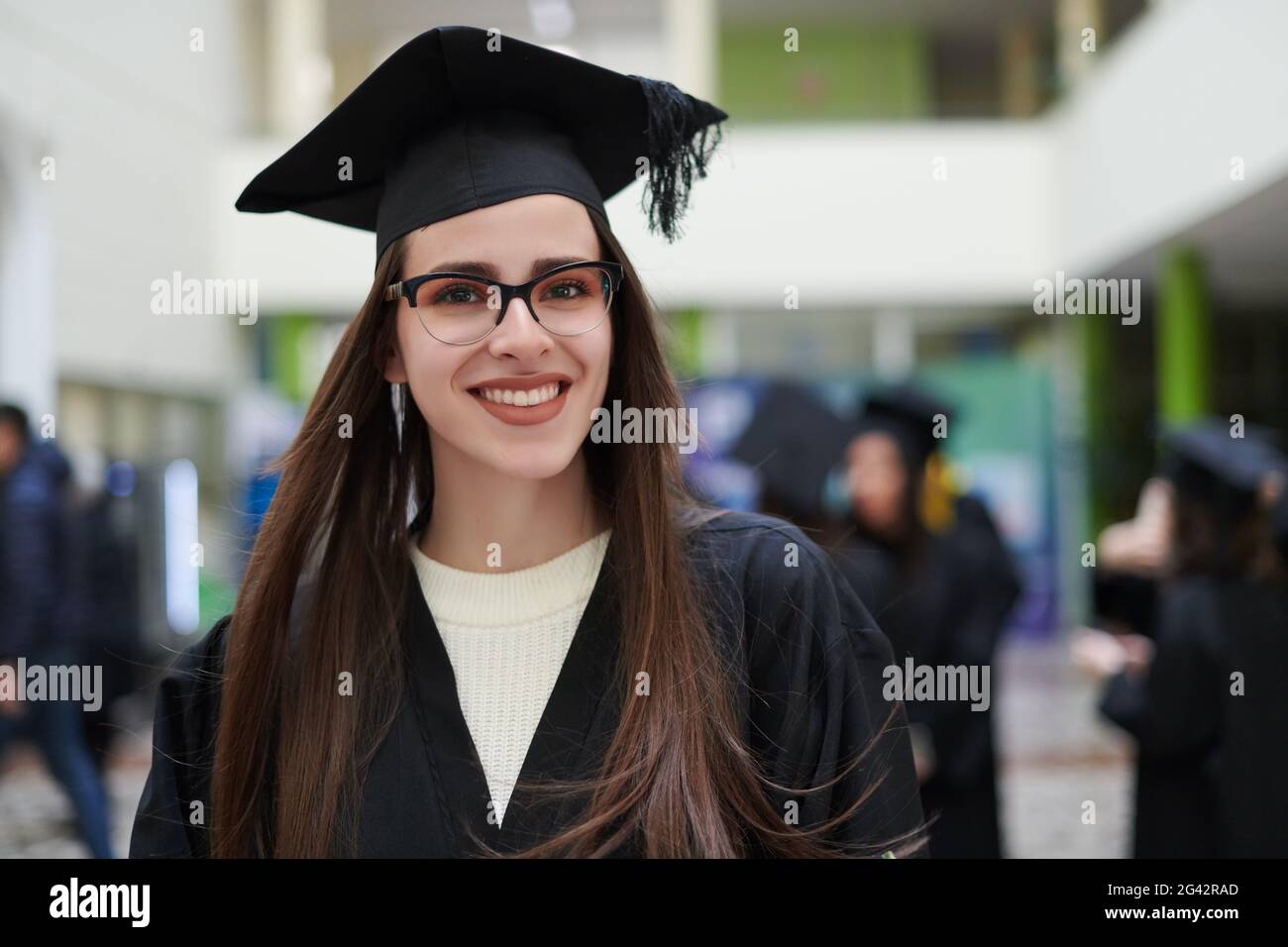Secondary school graduation hi-res stock photography and images - Alamy