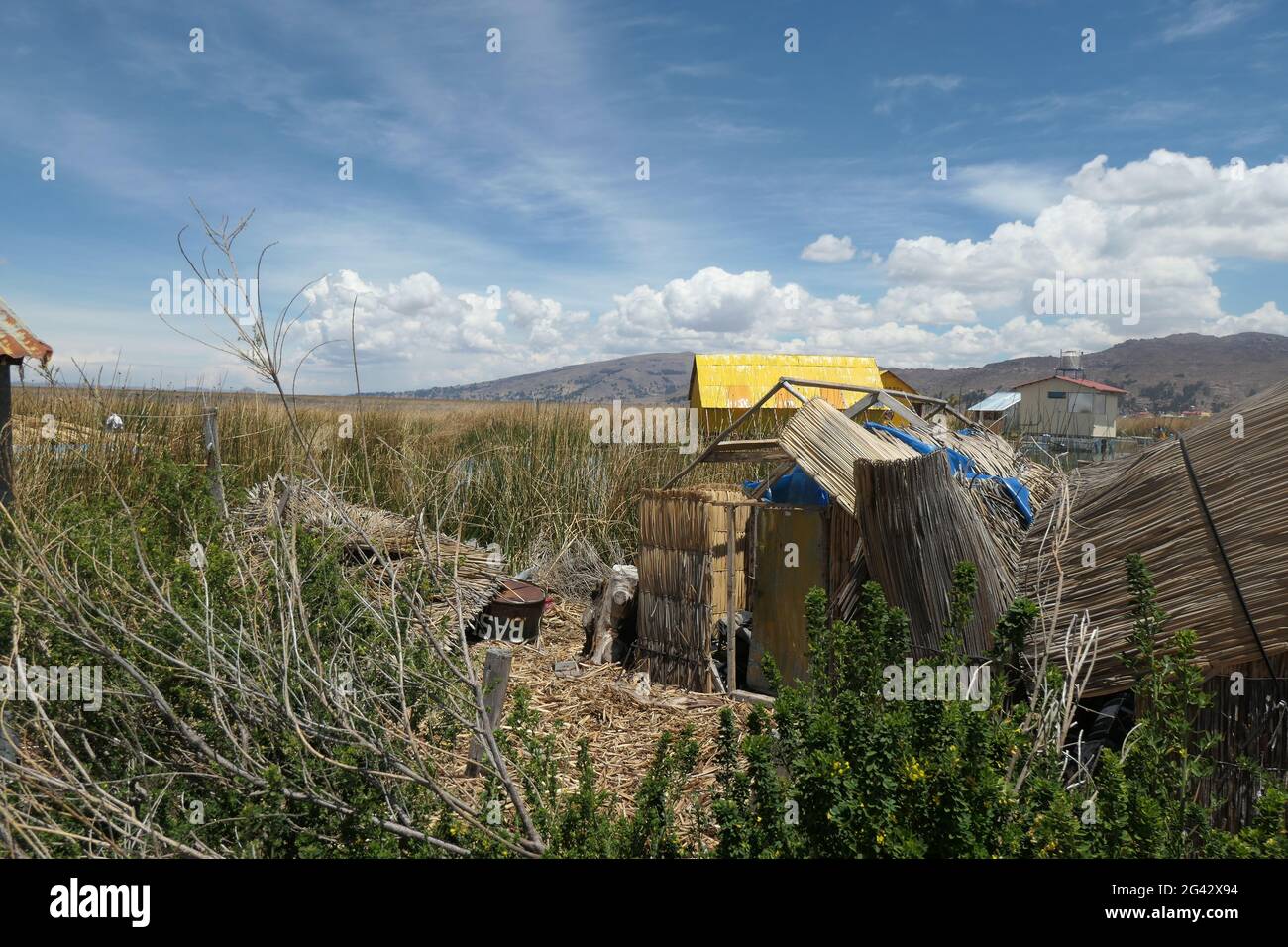Lake and straw houses Lake Titicaca Peru Stock Photo - Alamy