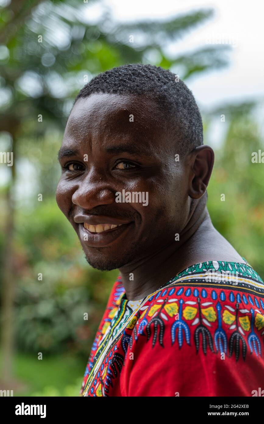 African hotel receptionist hi-res stock photography and images - Alamy