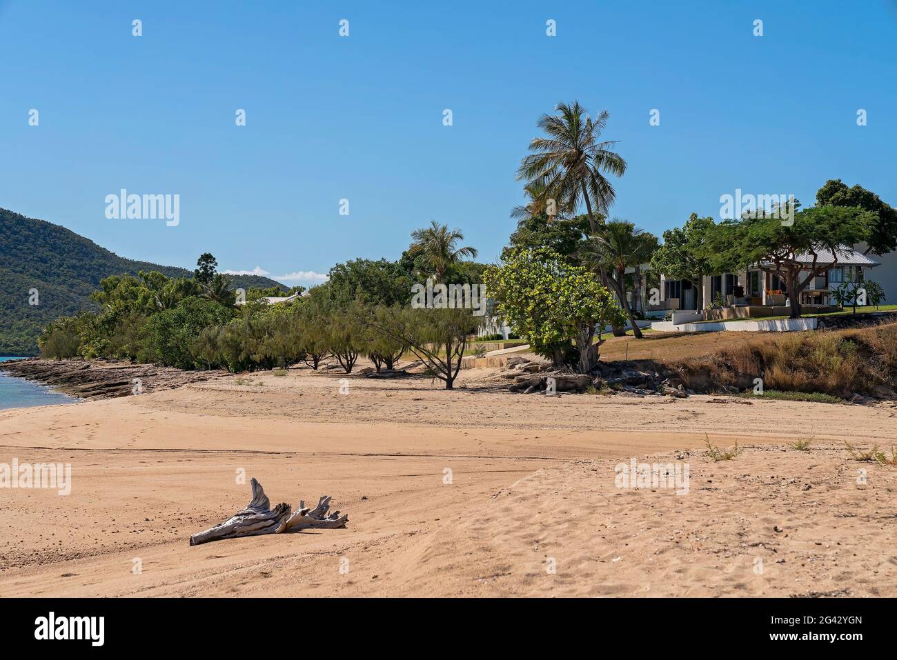 Ocean frontage hi-res stock photography and images - Alamy