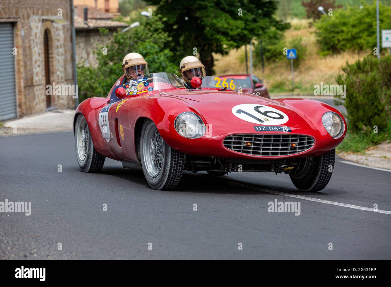 750 monza spider scaglietti hi-res stock photography and images - Alamy