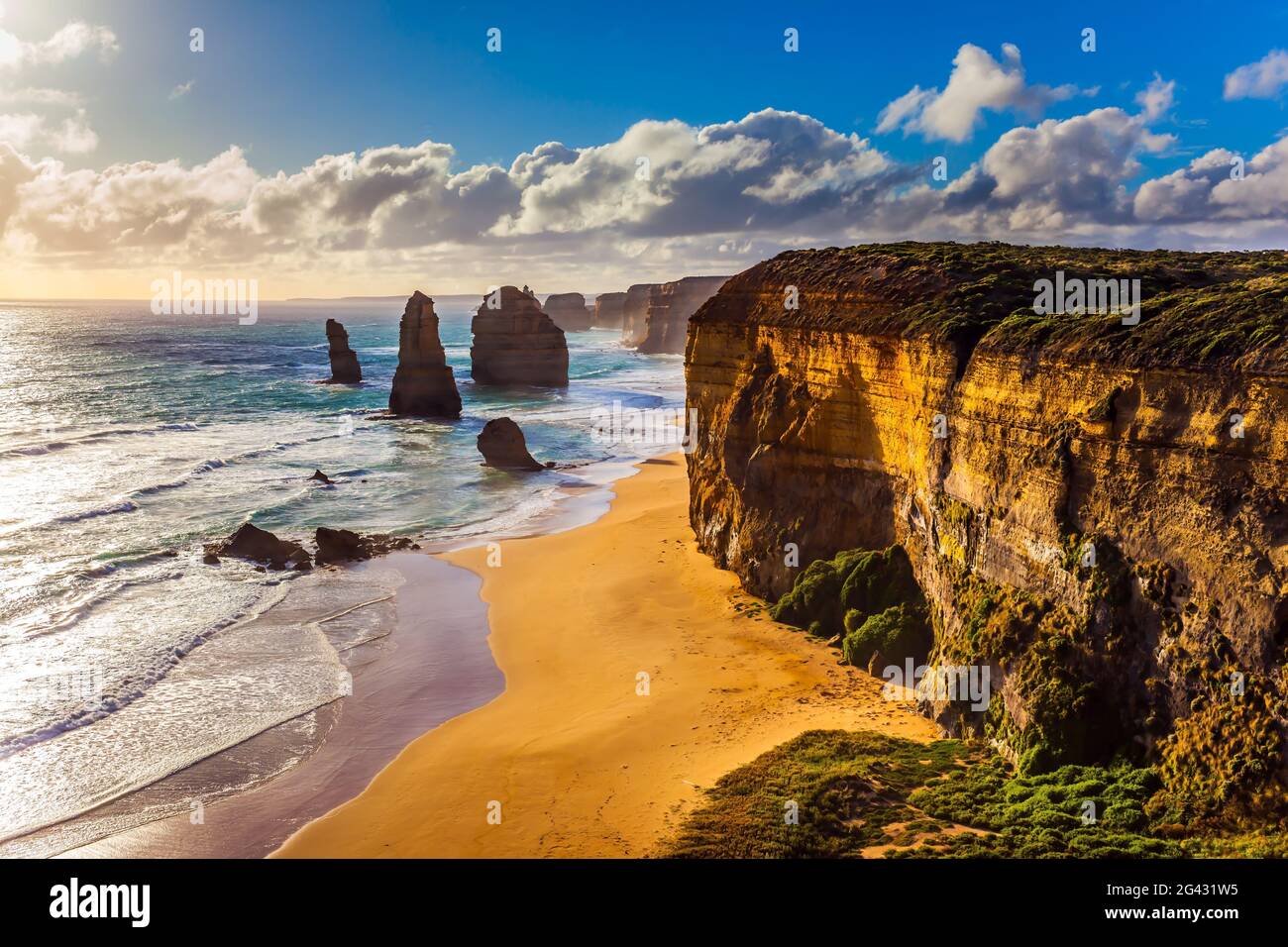Amazing view rocks waves hi-res stock photography and images - Alamy